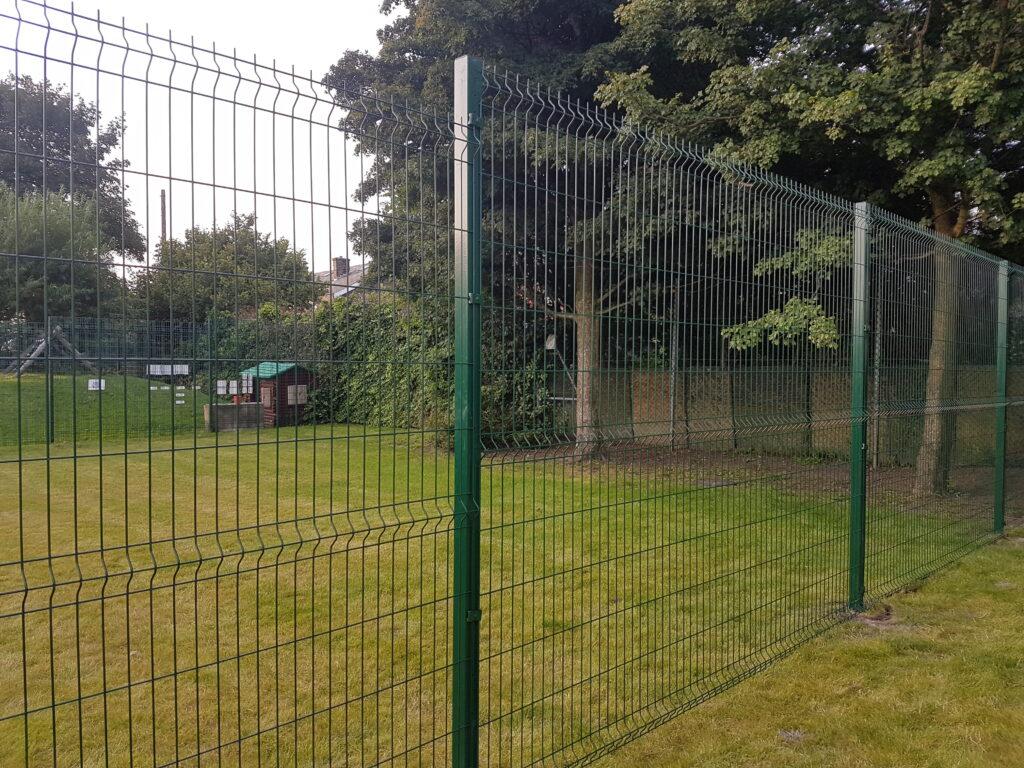 2m High Post For V3 Mesh Fencing With Fittings